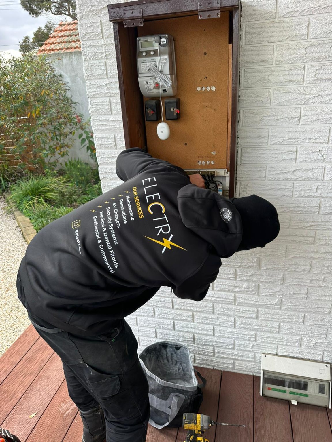 Electrician in Melbourne's West | 24/7 Residential & Commercial | Electrx